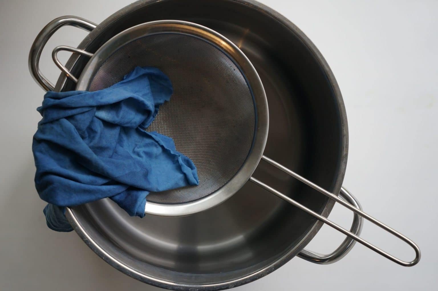How to Dye Yarn with Natural Dyes